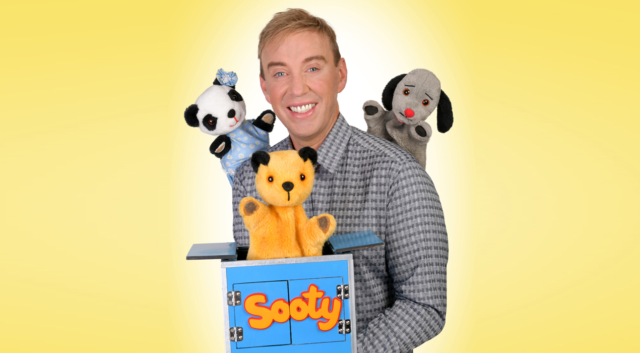 IZZY WIZZY - It’s a Sooty celebration! New Illuminations projection ...